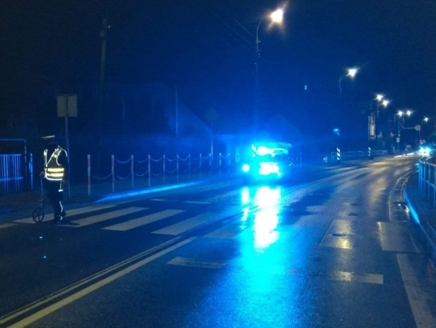 Na drogach województwa zginęły 2 osoby, 5 zostało rannych. Policja ... Na drogach województwa zginęły 2 osoby, 5 zostało rannych. Policja ...