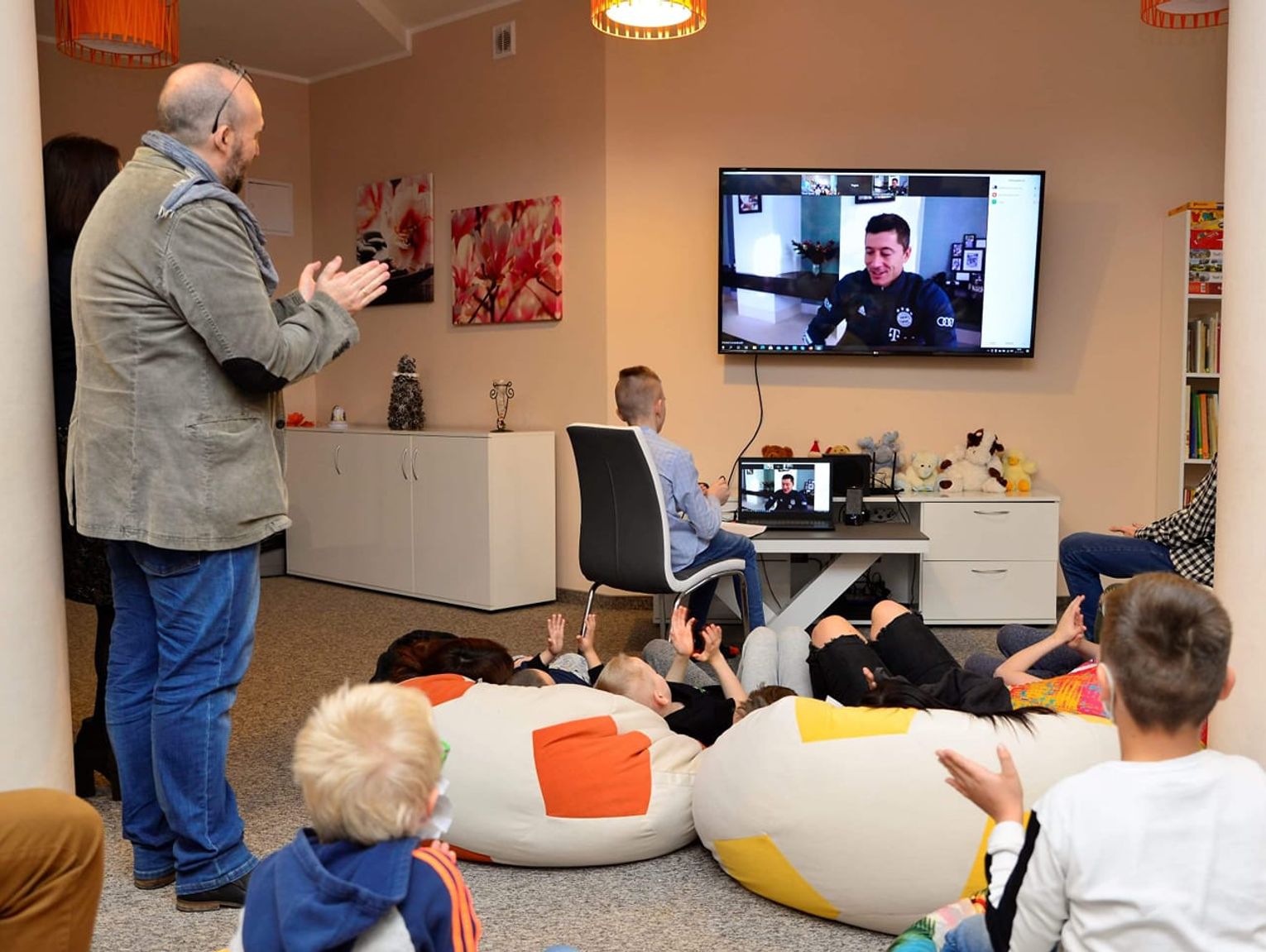 Pierwsza konferencja prasowa Lewandowskiego po odebraniu nagrody ...