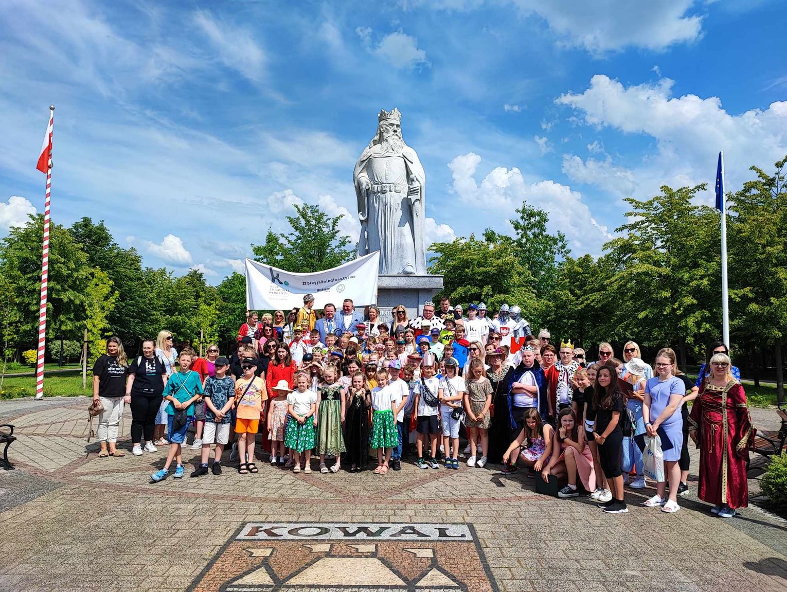 Złożono kwiaty pod pomnikiem Kazimierza III. W Kowalu trwa..